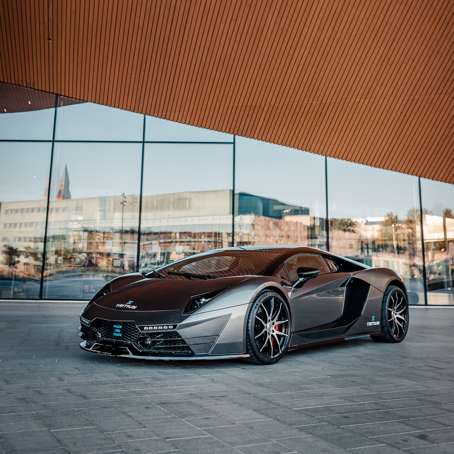 Battery modules for fully-electric Supercar - Arctic impulse